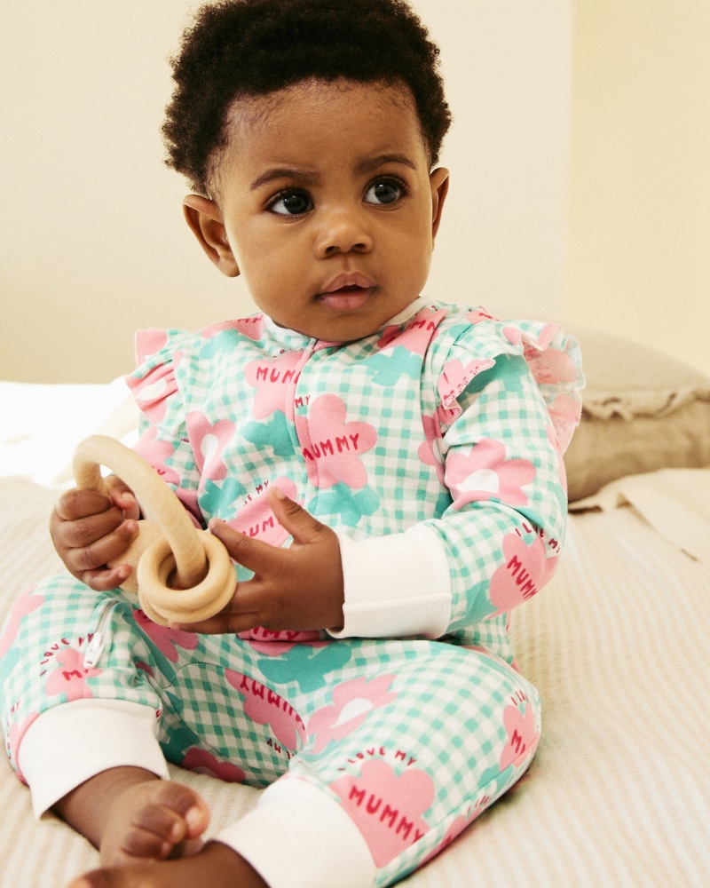 Newborn girl clothes store